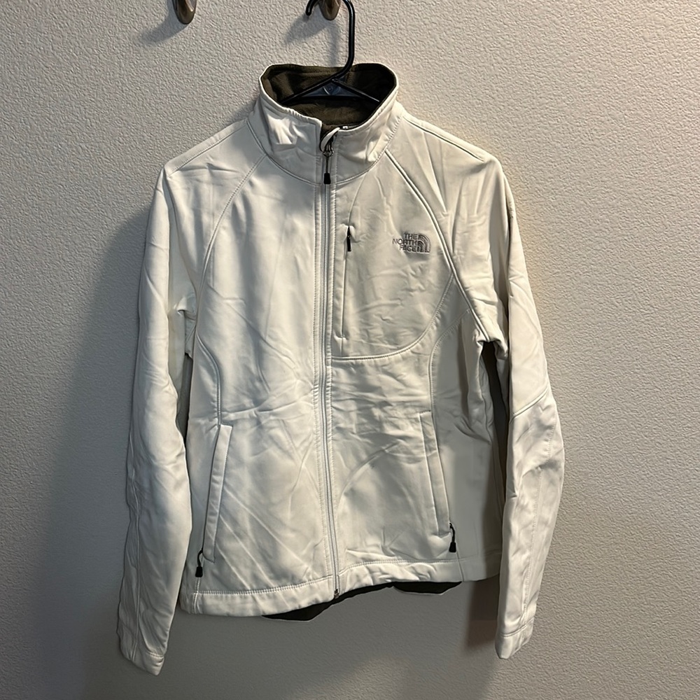 North Face Hard Shell Light Weight Jacket. Size Mediu… - Gem